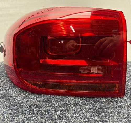 Фонарь внешний в крыло левый Volkswagen Tiguan