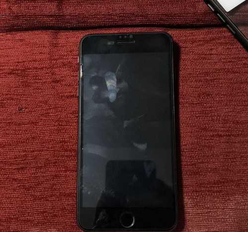 iPhone 8 Plus, 64 ГБ