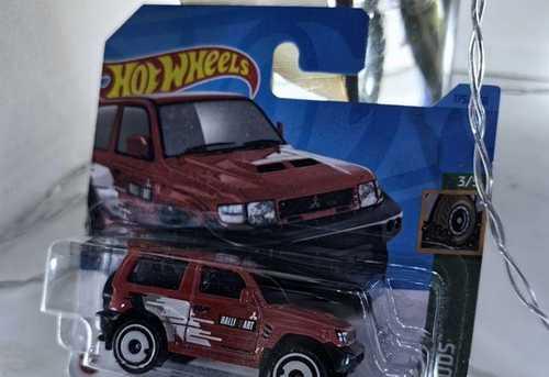 Hot wheels mitsubishi pajero