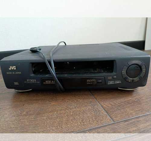 Видеомагнитофон JVC / DVD Elenberg