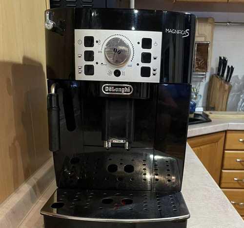 Кофемашина delonghi magnifica s