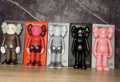 Фигурки Kaws