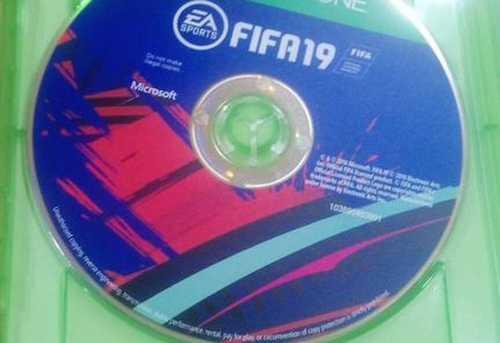 Диск на xbox one FIFA 19
