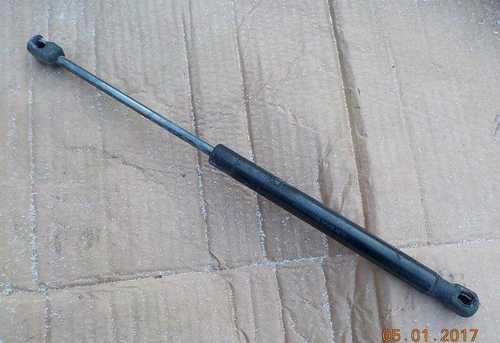 Амортизатор капота Audi S8 седан BSM-002835 2008