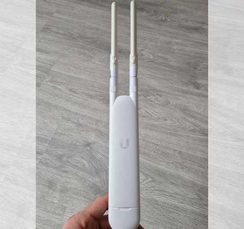 Точка доступа Ubiquiti UniFi AC Mesh