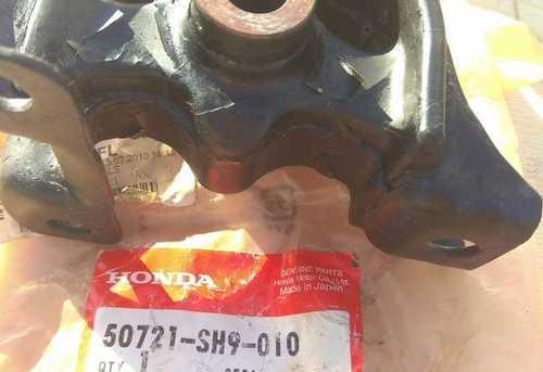 Подушка редуктора моста honda