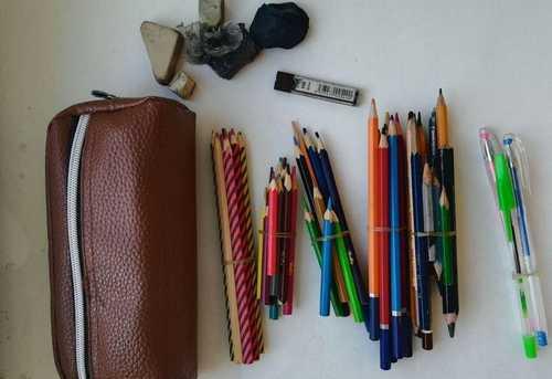 Пенал с карандашами