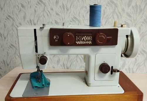 Швейная машина Чайка 144А