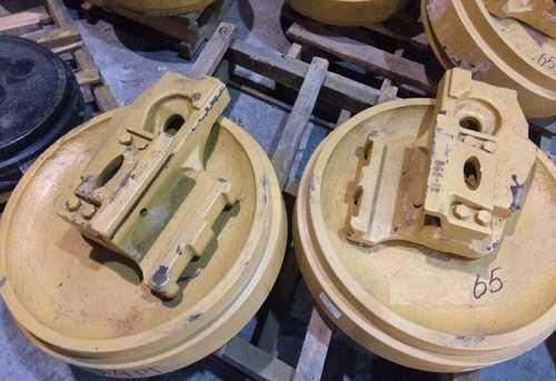 Колесо направляющее 14X-30-001 для Komatsu D65E-12