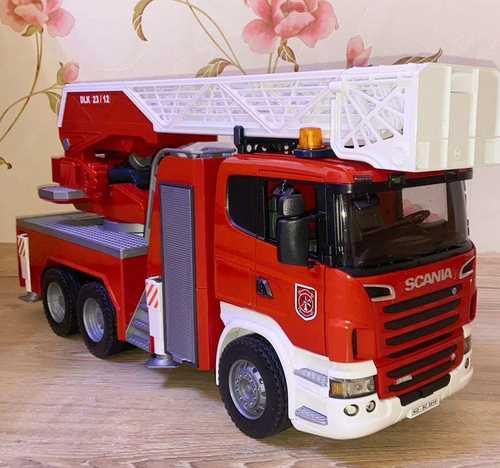 Пожарная машина Bruder Scania