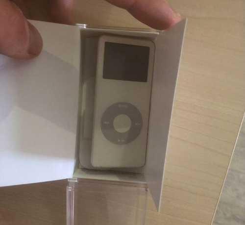 Плеер iPod nano (не помню какой, 2 вроде)