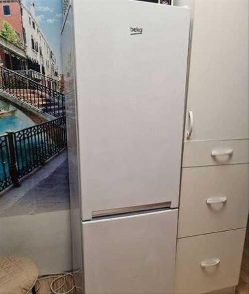 Холодильник Beko rcnk270k20w