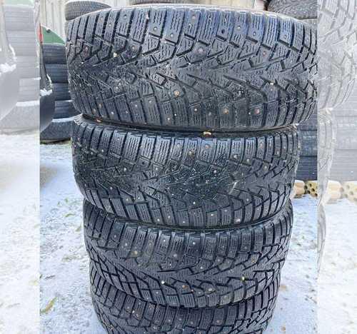 Maxxis ArcticTrekker NP3 255/55 R17