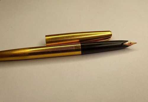 Ручка перьевая с золотым пером