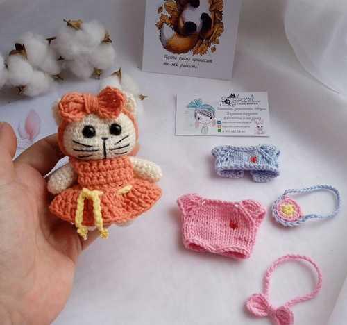 Вязаная игрушка котик