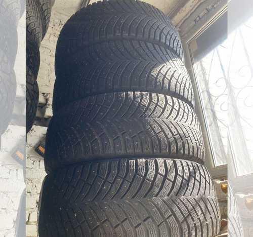 Michelin X-Ice North 4 225/60 R17