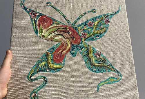 Картина маслом на холсте бабочка с цветком