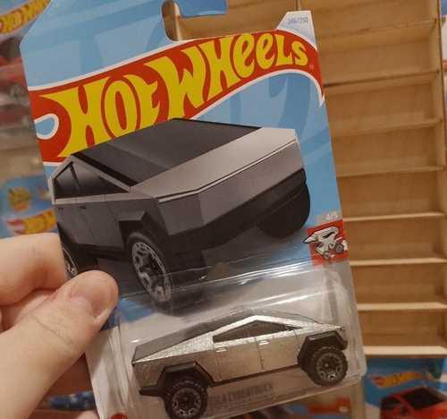 Hot Wheels лот на доставку тесла