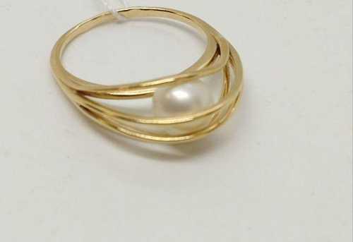 Золотое кольцо с жемчугом 585 пробы 18 размер