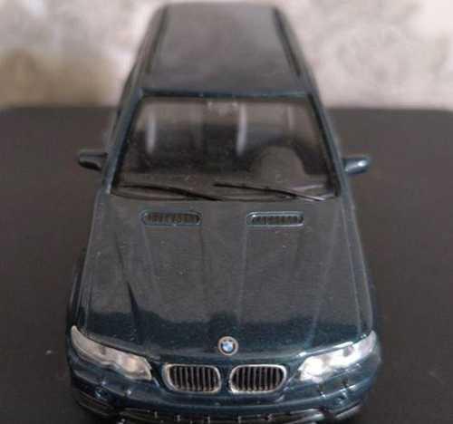 Модель автомобиля BMW X5 1:32