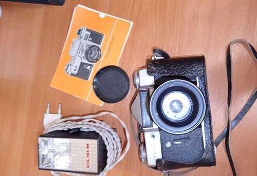 Плёночный фотоаппарат Zenit-E со вспышкой