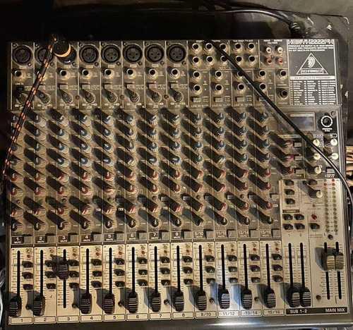 Микшерный пульт behringer xenyx 2222FX