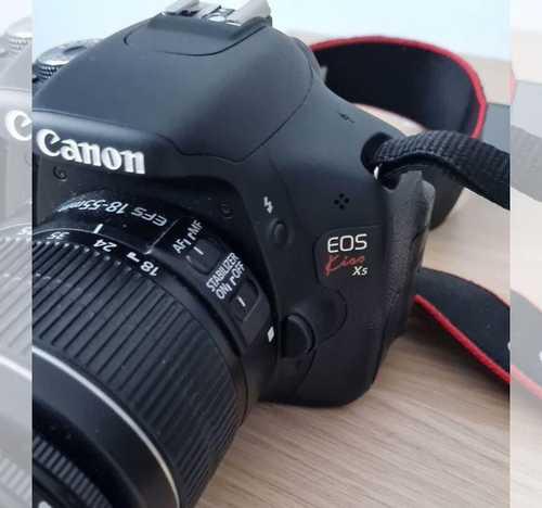 Цифровой зеркальный фотоаппарат Canon EOS Kiss X5