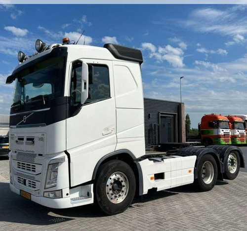 Pазбираем грузовик Volvo FH с 2013