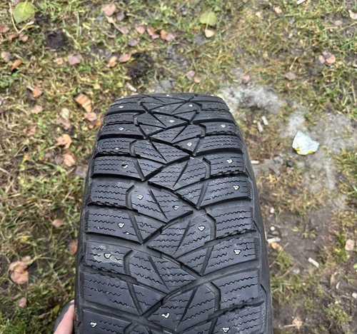 Dunlop Ice Touch 215/65 R16