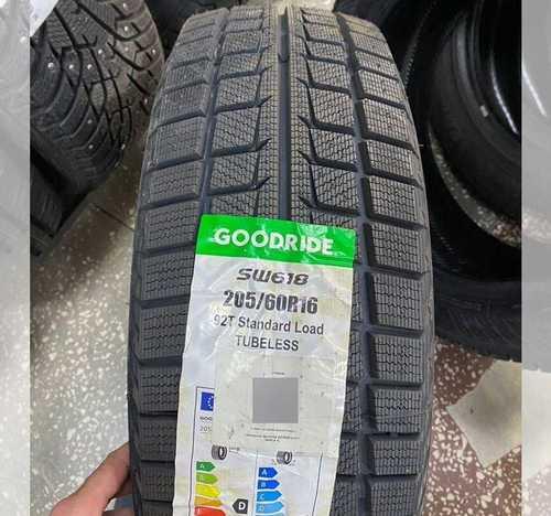 Goodride SW 618 205/60 R16