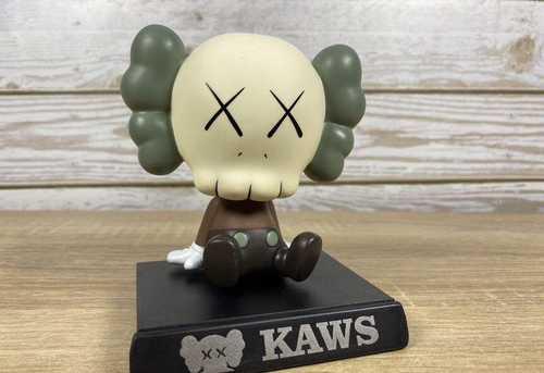 Kaws на пружине 12 см (коллекционная фигурка)
