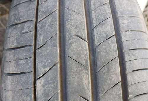 Kumho Ecsta HS52 195/50 R15 82H