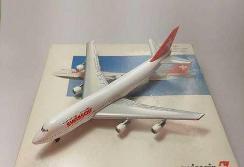 Модель самолета Swissair B 747-357 Herpa 1/500