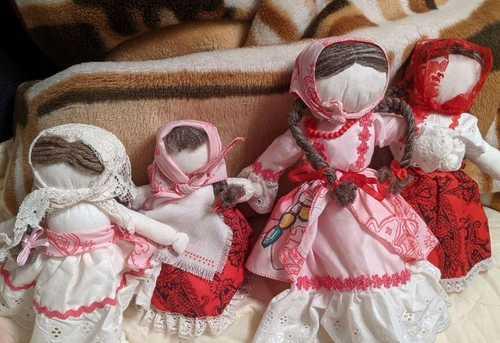 Коллекция сувенирных кукол