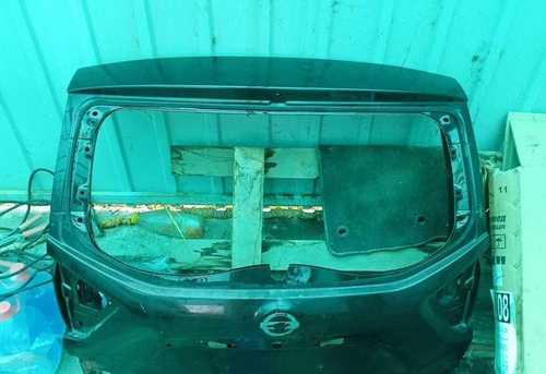 Крышка (дверь) багажника nissan terrano