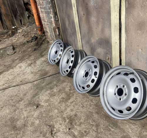 Диски штамповка R15 5x108