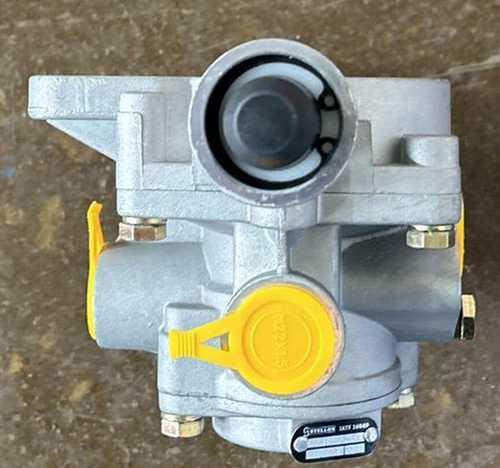 Кран тормозной прицепа M22x1.5/4xM16x1,5 8,5bar\DA