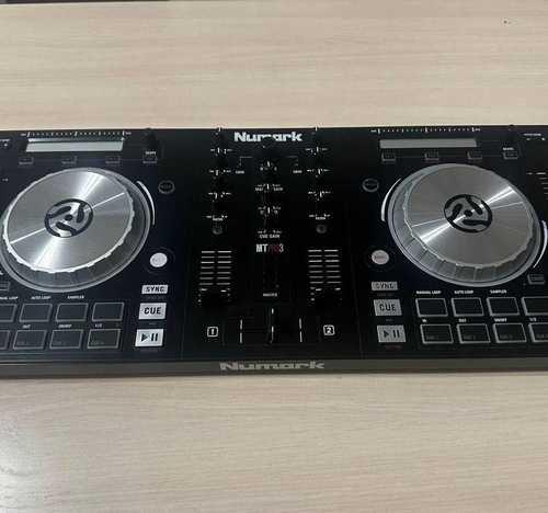 Numark mixtrack pro 3