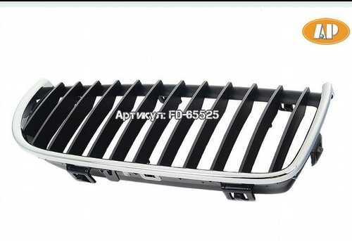 Решетка радиатора правая BMW E90 седан