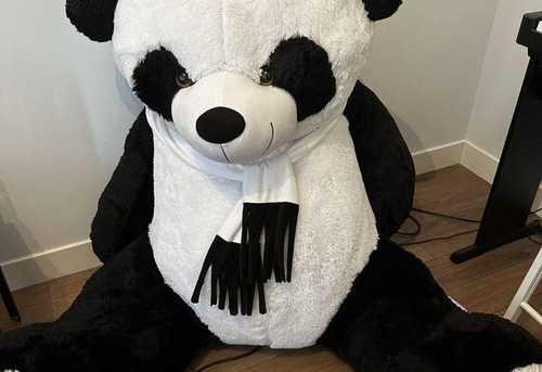 Большой плюшевый медведь панда