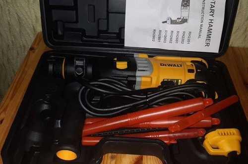 Перфоратор(900v) dewalt