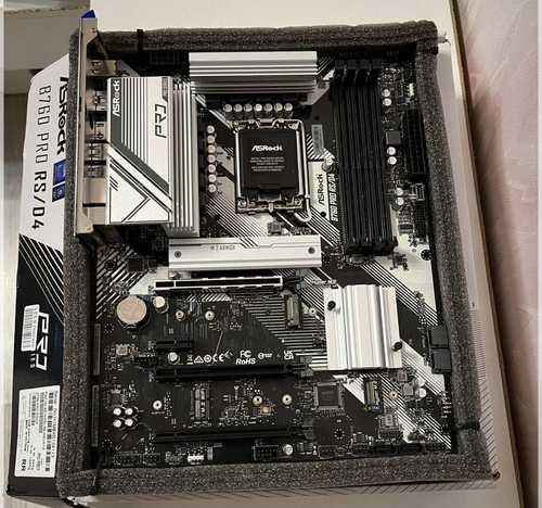 Материнская плата lga 1700 ddr4