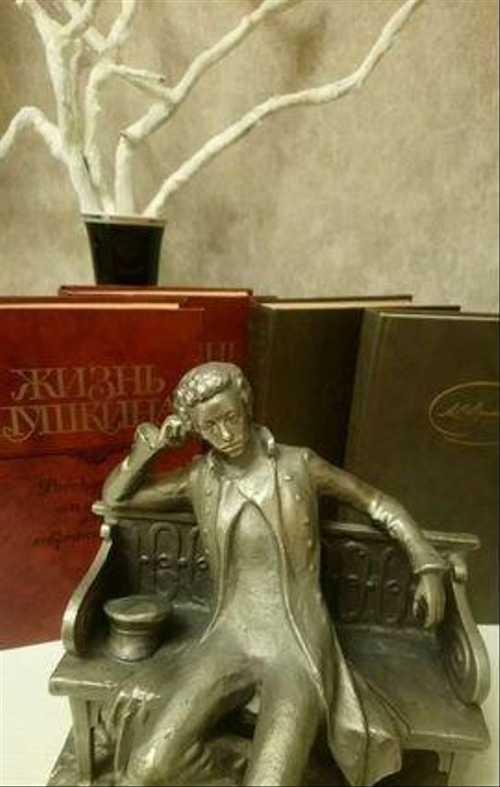 Скульптура Пушкина А. С