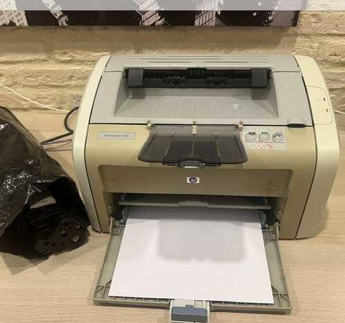 Принтер HP laserJet 1020