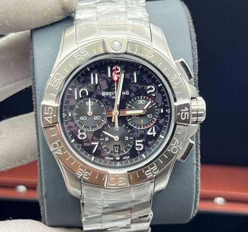 Часы Breitling Avenger