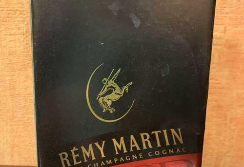 Бутылка с коробкой коньяк remy martin vsop 0.5л