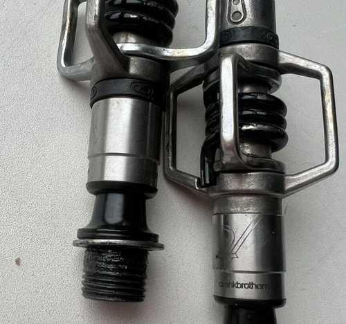 Crankbrothers eggbeater 2