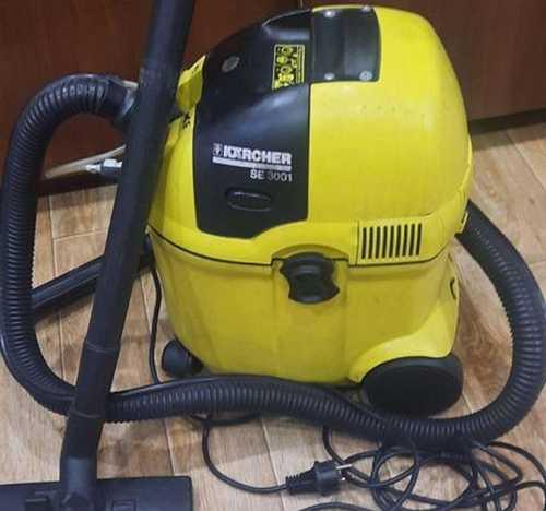 Моющий пылесос karcher бу SE3001