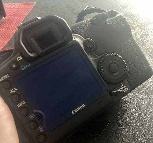 Продам фотоаппарат Canon 5D Mark2