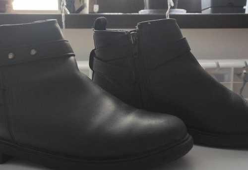 Полуботинки Clarks 33,5